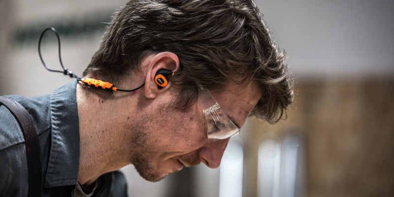 Hjælp til høreværn – CEPELO A/S